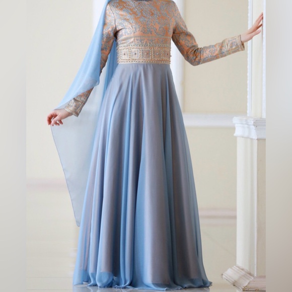 Gazme Ozkul | Dresses | Gamze Ozkul Bluegold Brocade Evening Gown Sz 4 ...